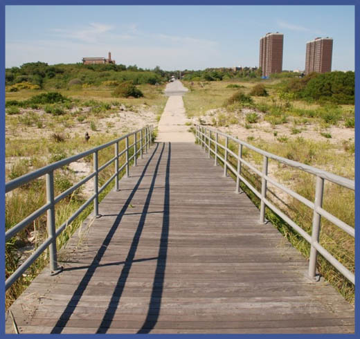 Sección de Rockaway Beach en Edgemere reabrió al público después de ...